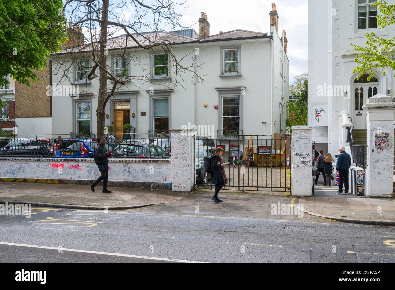 Abbey Road Studios the iconic music recording studio in St John's Wood ...