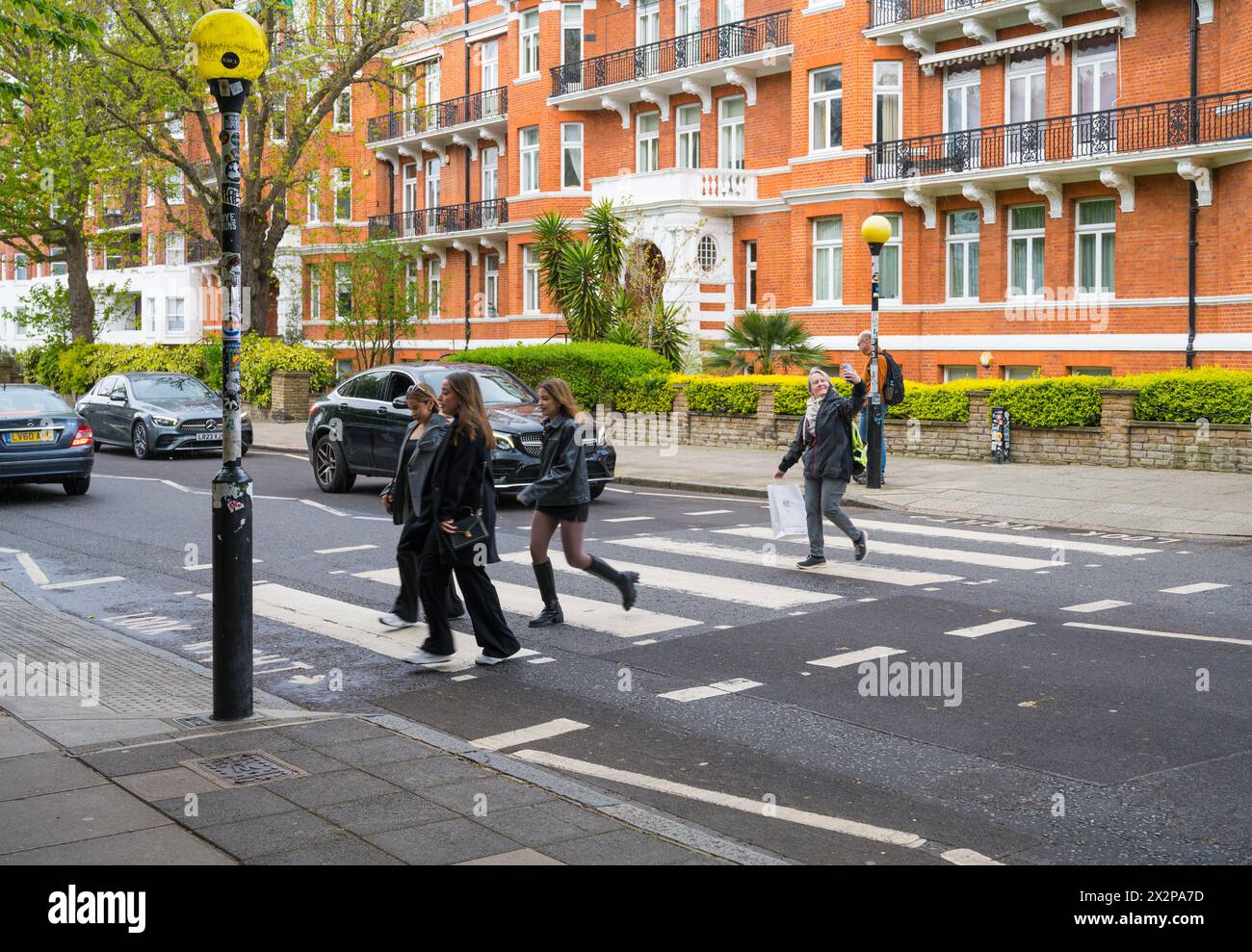 Abbey road zebra crossing hi-res stock photography and images - Alamy