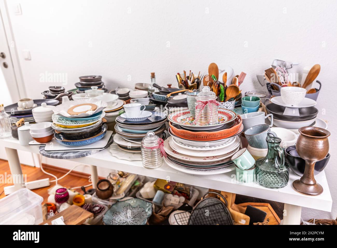 Clutter junk hi-res stock photography and images - Alamy