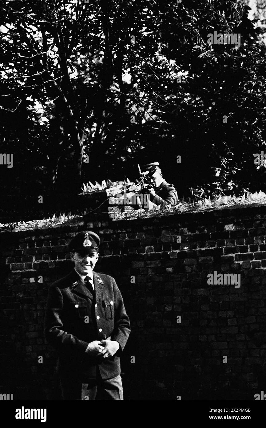 1960 berlin wall Black and White Stock Photos & Images - Alamy