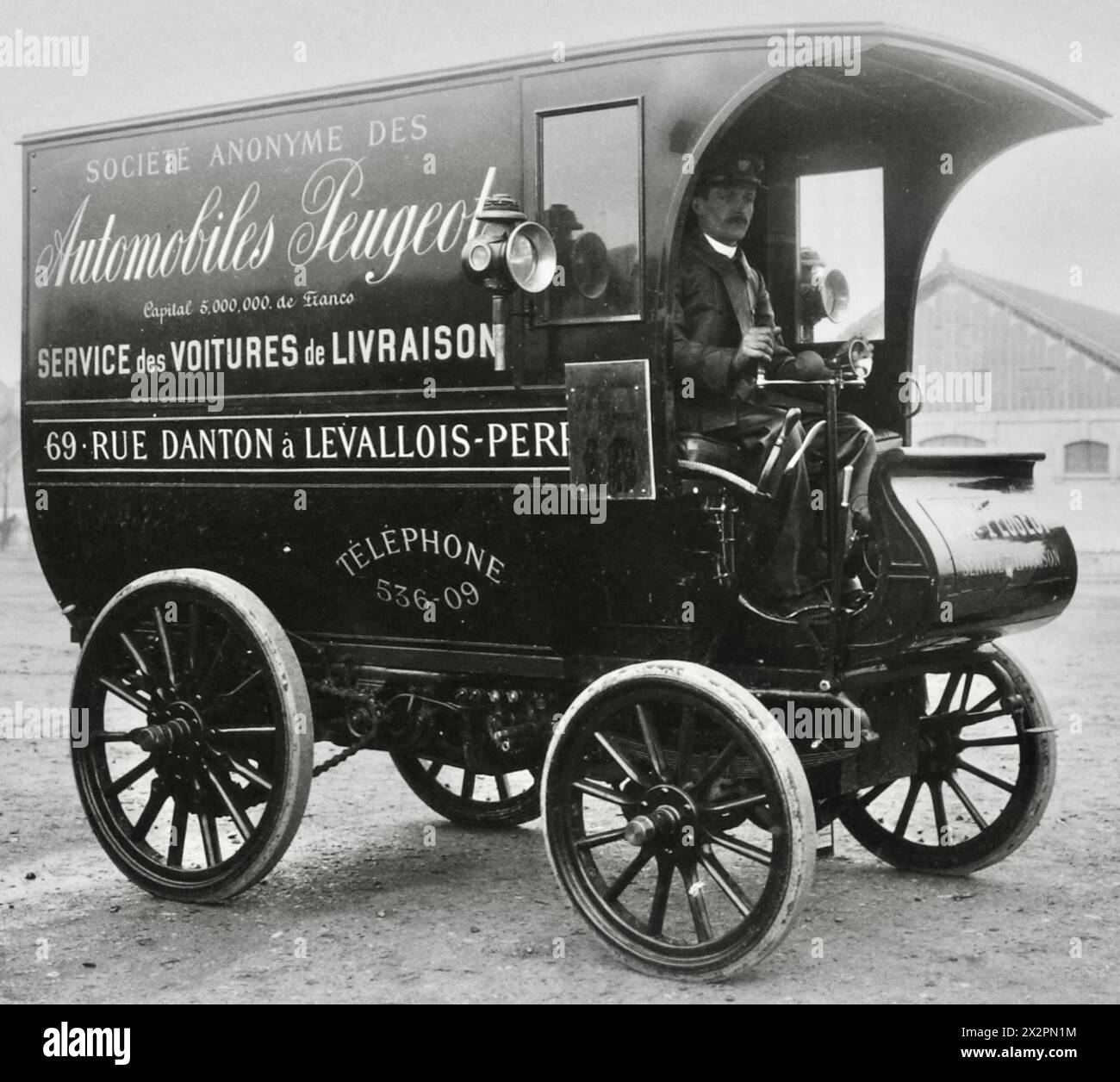 White peugeot vehicle hi-res stock photography and images - Alamy