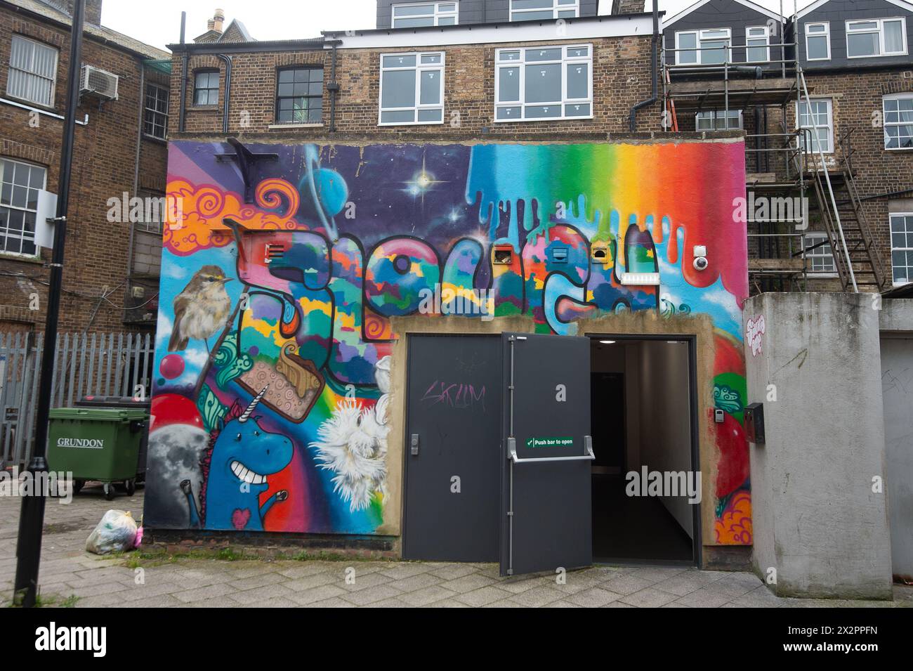 Slough, Berkshire, UK. 19th April, 2024. Colourful graffiti in Slough ...