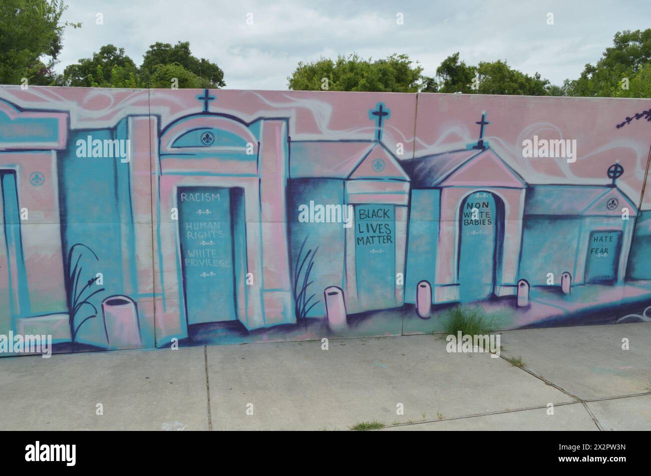 Graffiti graves black lives matter hi-res stock photography and images ...