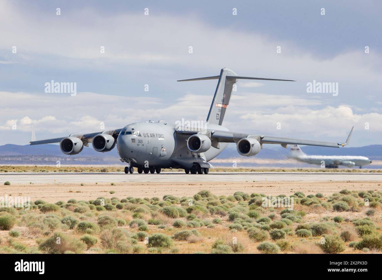 Edwards Air Force Base C-17 33121 of the 418th FLTS begins its takeoff ...