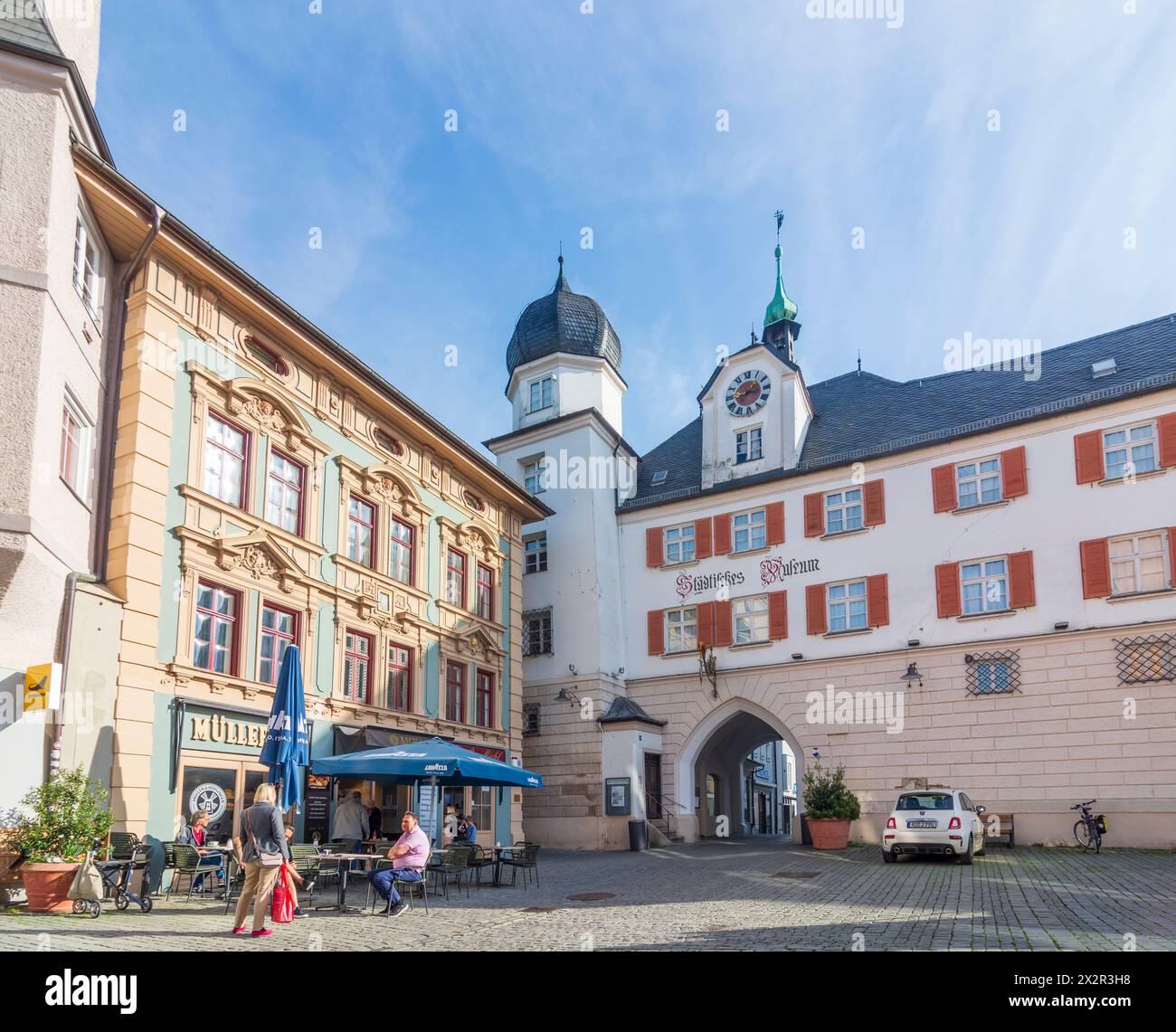 Rosenheim: city gate Mittertor, city museum in Oberbayern, Chiemsee ...