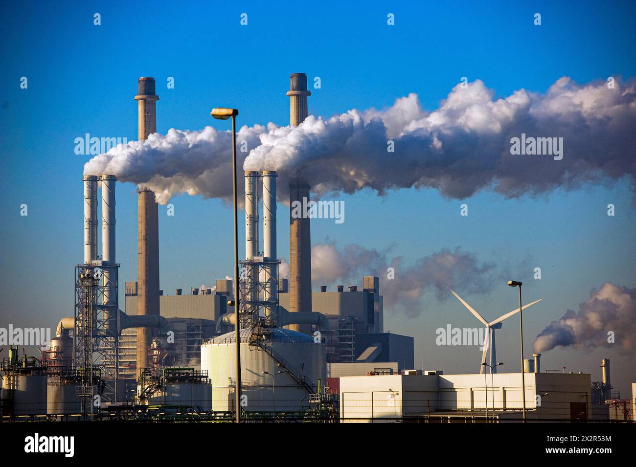 Crude Oil Refinery at Europoort - Pernis The Royal Shell Refinery at ...