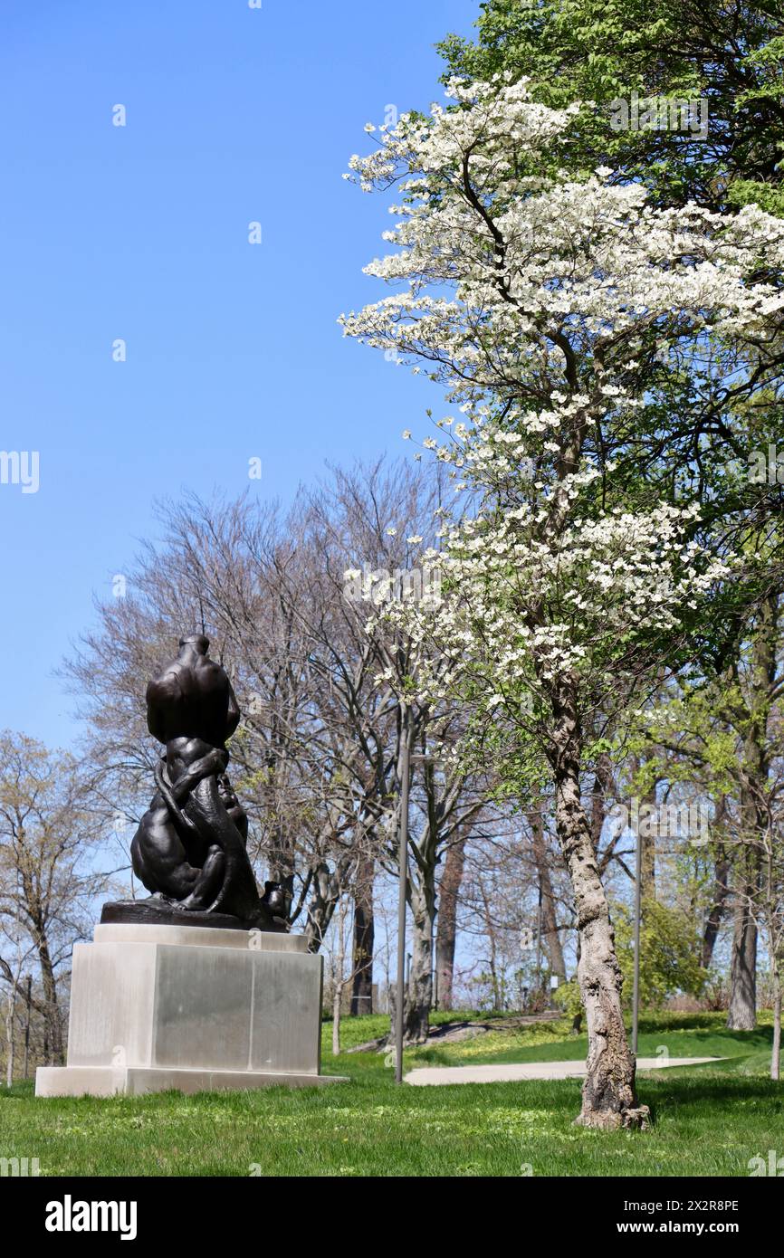 Sculpture in the Fine Arts Garden of The Cleveland Museum of Art Stock ...