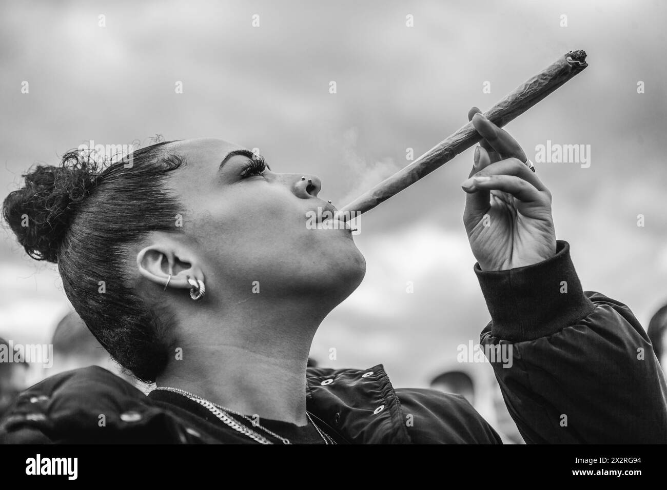 Large joint Black and White Stock Photos & Images - Alamy