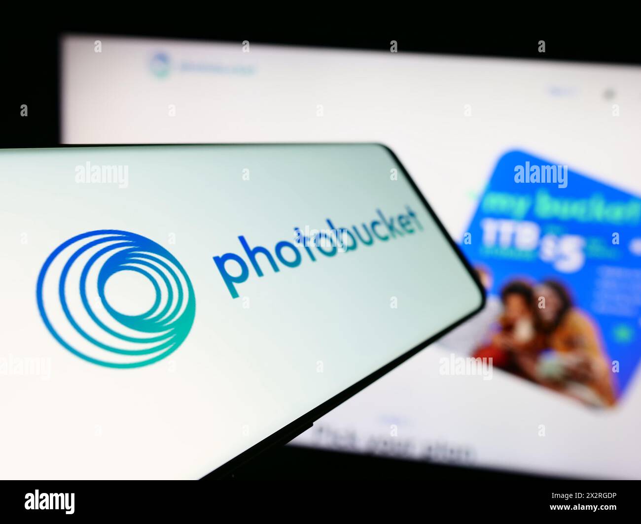 Photobucket logo hi-res stock photography and images - Alamy