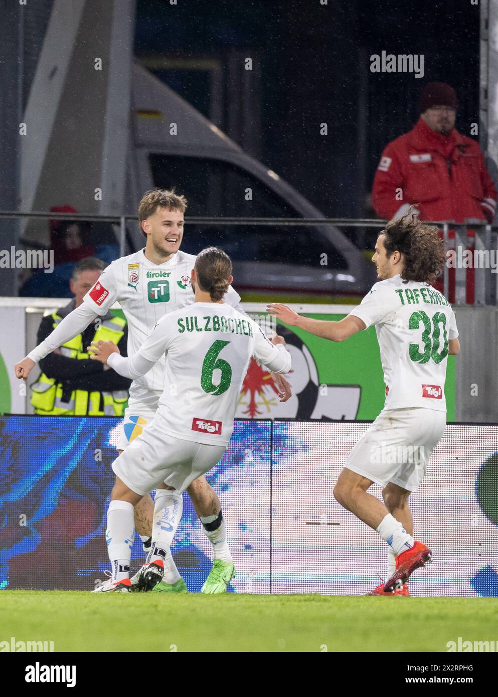 ABD0142 20240423 - INNSBRUCK - ÖSTERREICH: WSG Tirol feiert das 1:0 ...