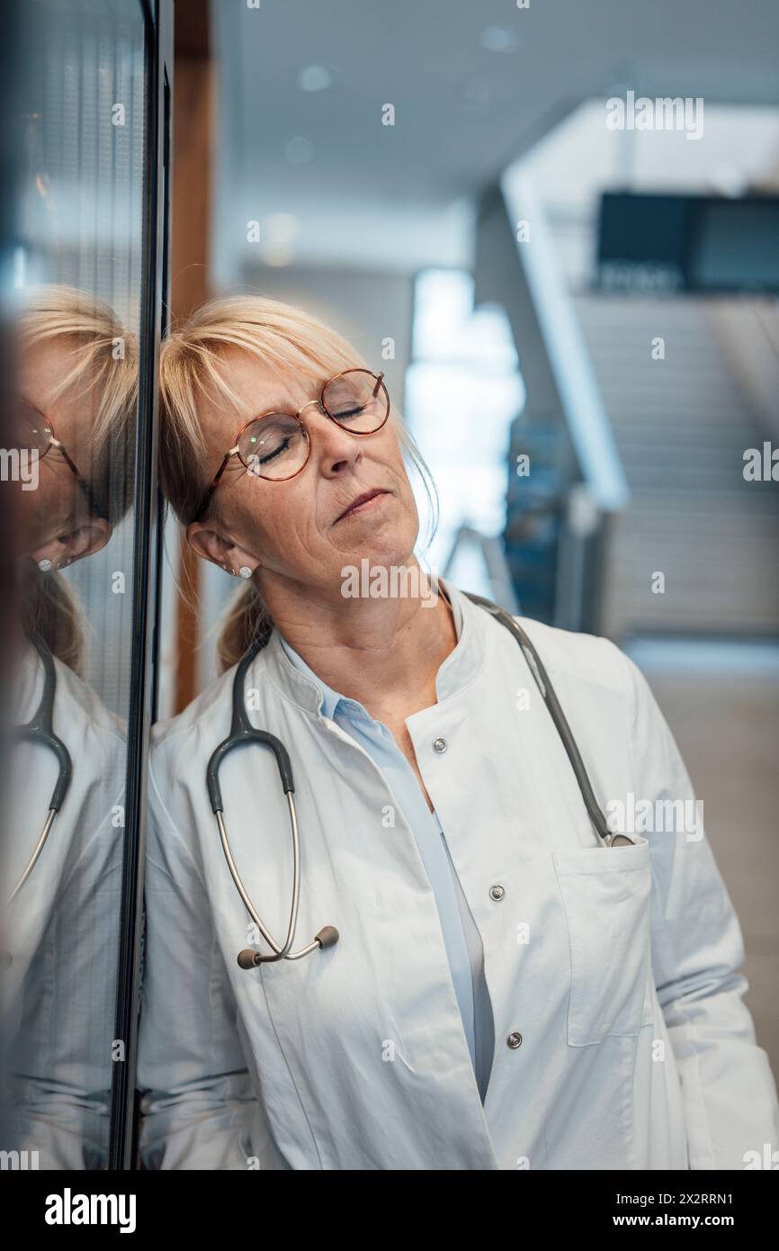 Hospital closed hi-res stock photography and images - Alamy