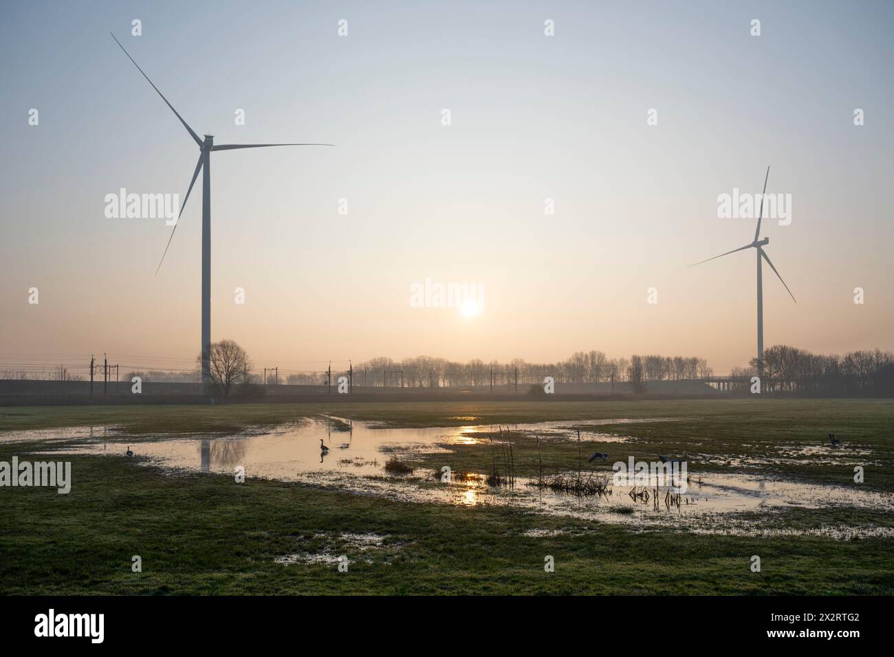Wind turbines and countryside hi-res stock photography and images - Alamy