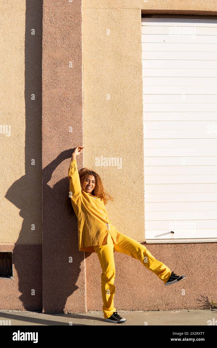 One leg up hi-res stock photography and images - Alamy