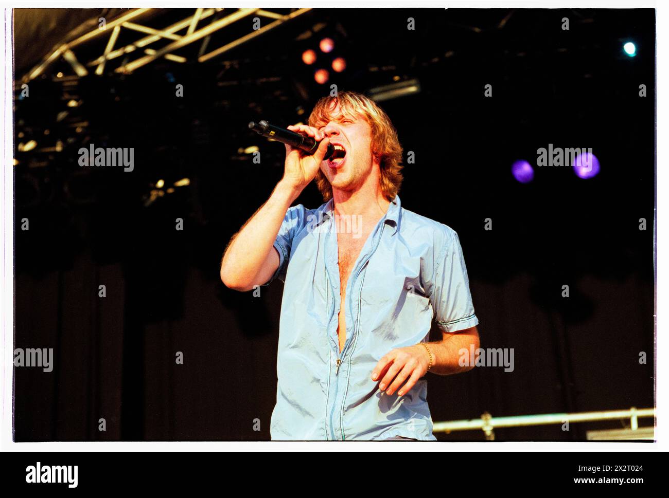TERRORVISION, READING FESTIVAL, 1999: Singer Tony Wright of ...