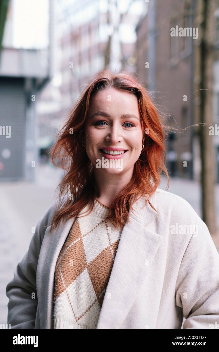 Standing building hi-res stock photography and images - Alamy