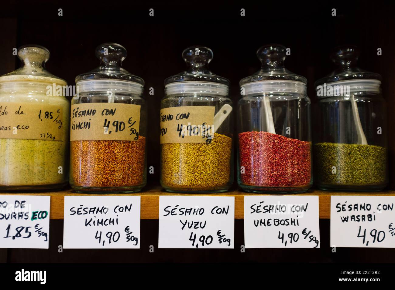 Condiments on shelf hi-res stock photography and images - Alamy