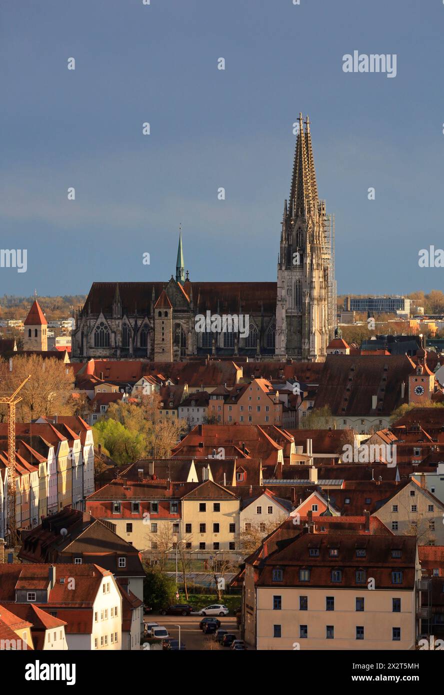 Regensburg cathedral hi-res stock photography and images - Alamy