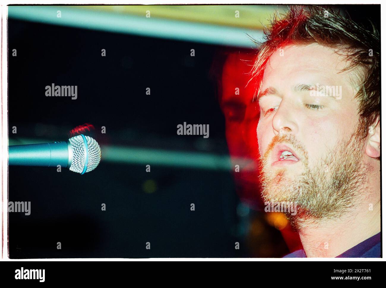 Elbow band 2001 hi-res stock photography and images - Alamy