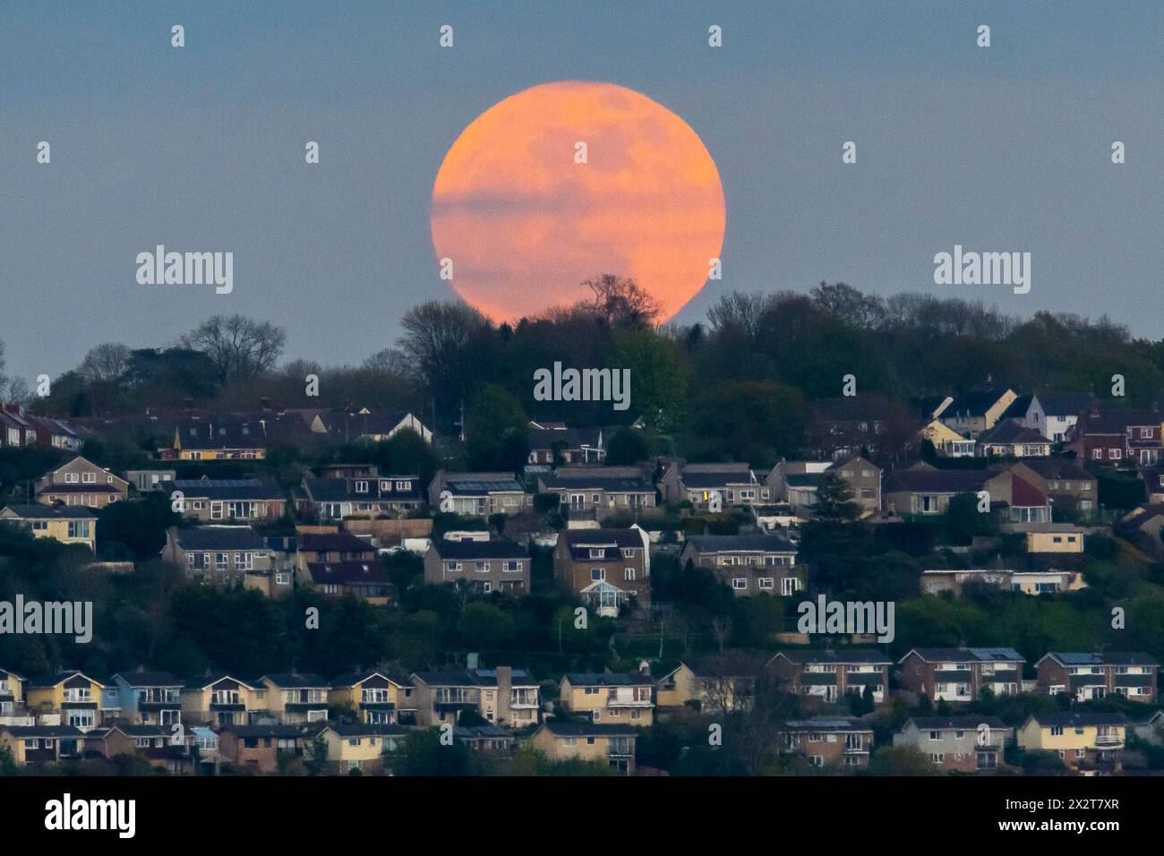 April full moon uk 2024 hi-res stock photography and images - Alamy