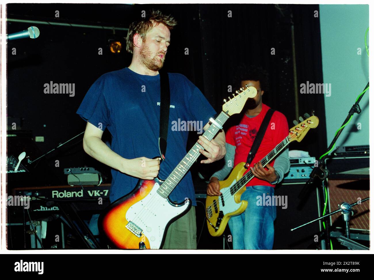 Elbow band 2001 hi-res stock photography and images - Alamy