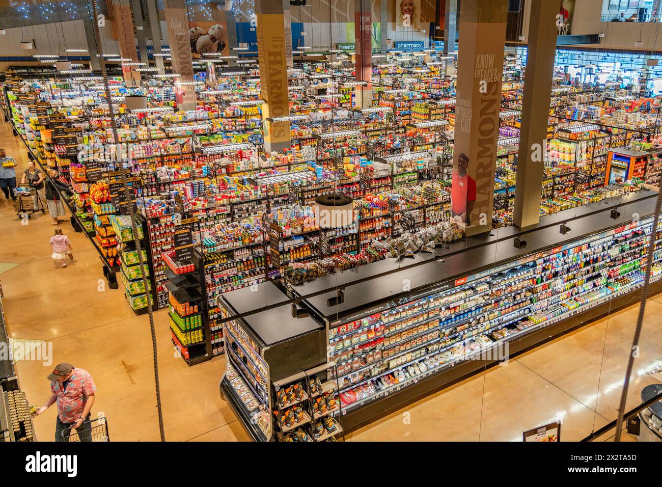 Grocery store interior aerial hi-res stock photography and images - Alamy