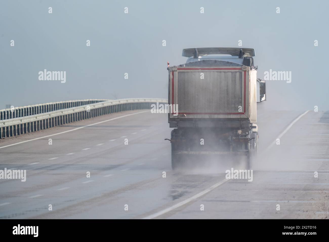 Lorry driving in rain hi-res stock photography and images - Alamy
