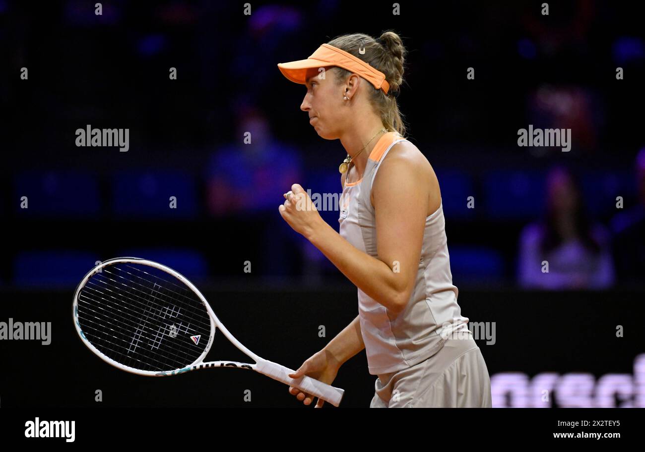 Elise Mertens (BEL) Cheers, gestures, gesture, tennis, Porsche Cup 2024 ...