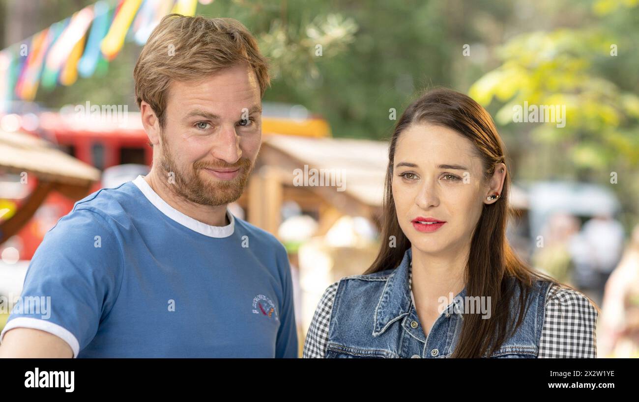 NO PRESSURE, (aka NIC NA SILE), from left: Mateusz Janicki, Anna Szymanczyk, 2024. © Netflix ...