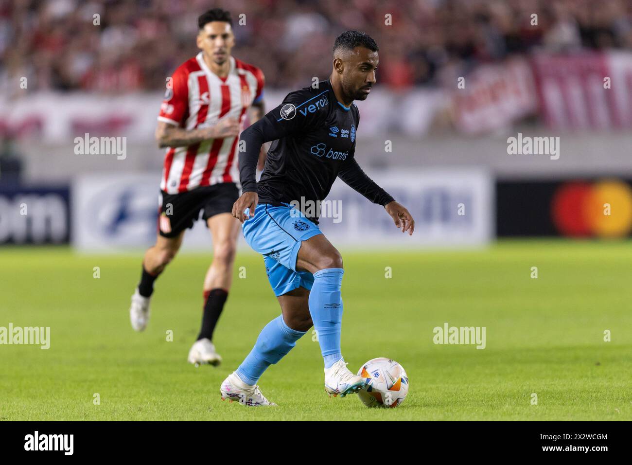 La Plata, Argentina. 23rd Apr, 2024. Everton Galdino of Gremio during ...