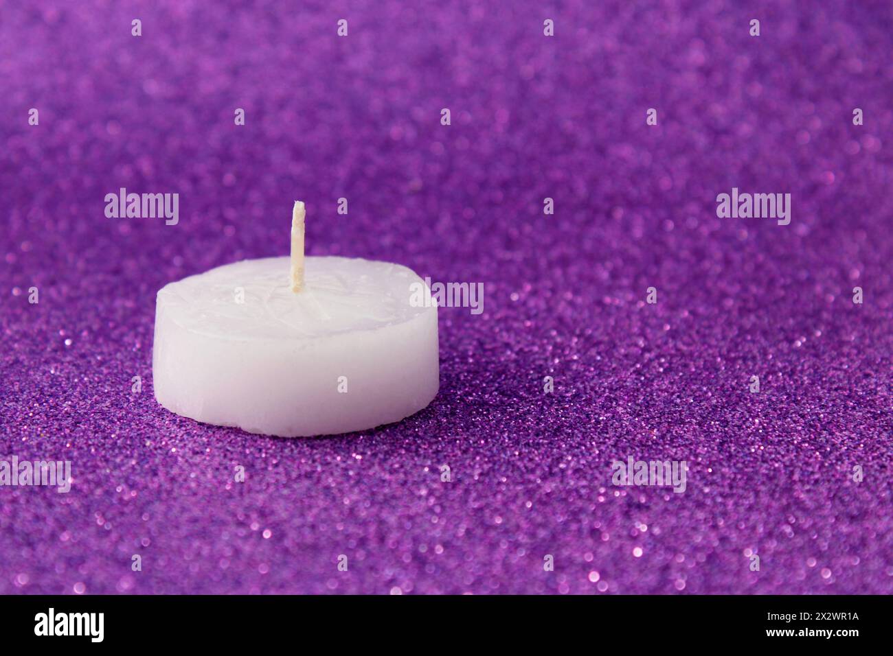 Lit candles and unlit candles hi-res stock photography and images - Alamy