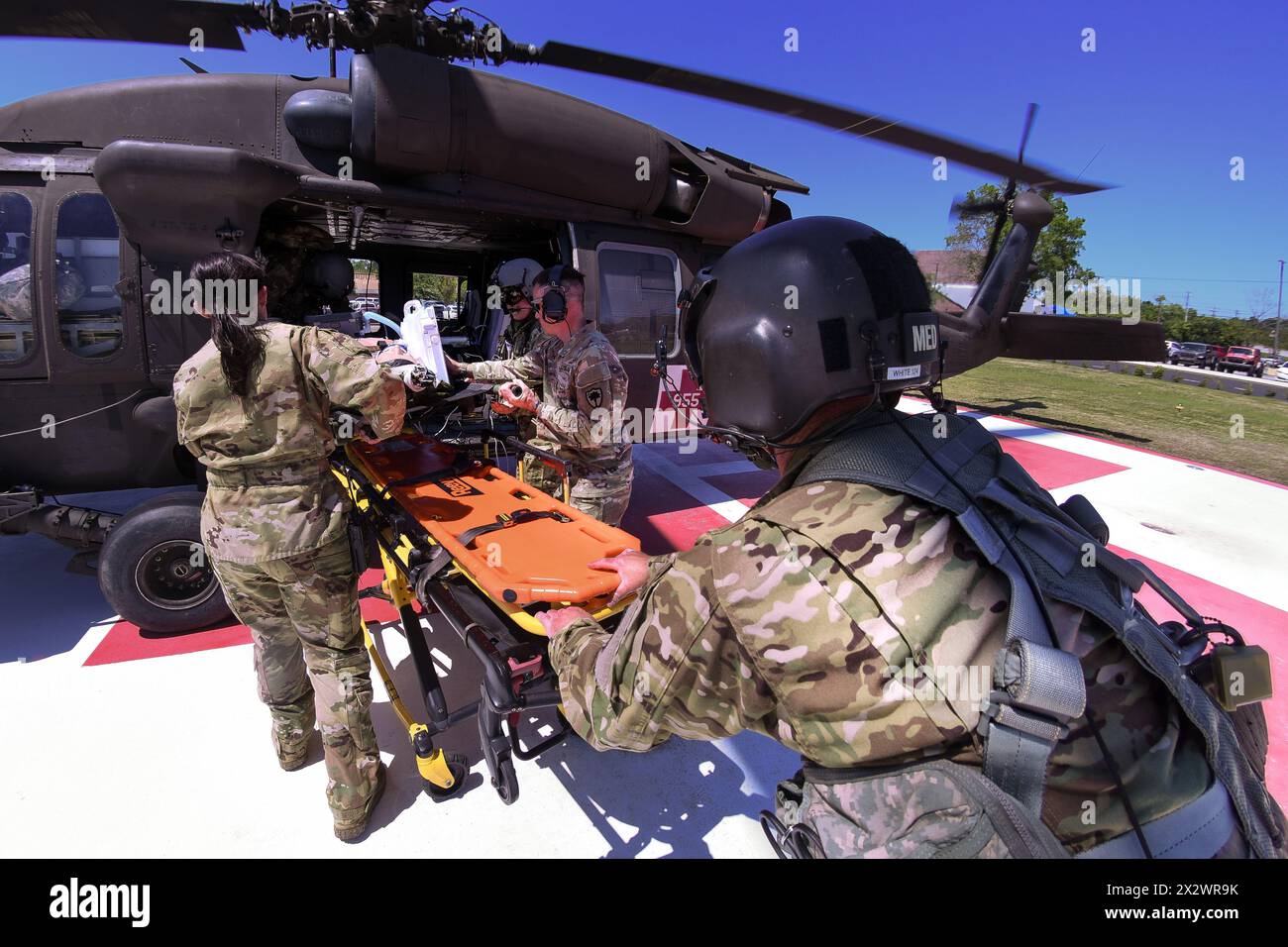 U.S. Soldiers assigned to Charlie Company, 2nd Battalion, 238th ...