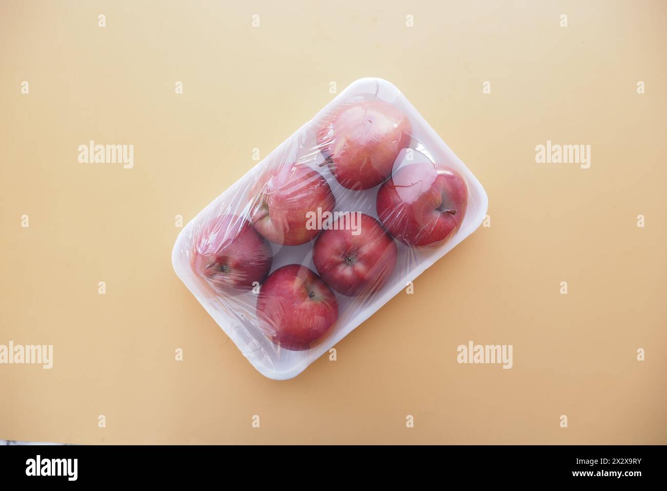 Wrapping apples in paper hi-res stock photography and images - Alamy