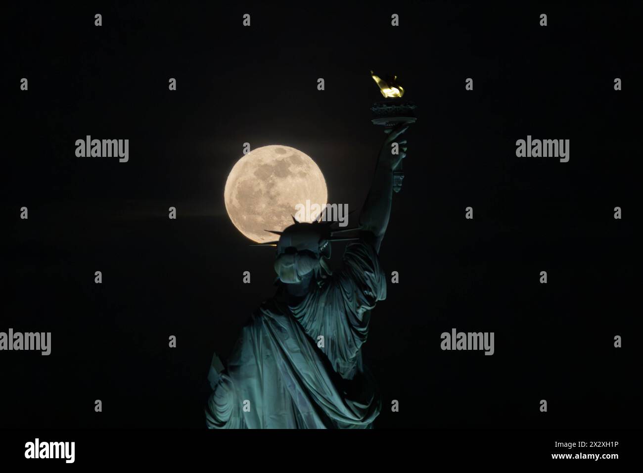 Jersey City, Nj, United State. 23rd Apr, 2024. The Pink Moon ...