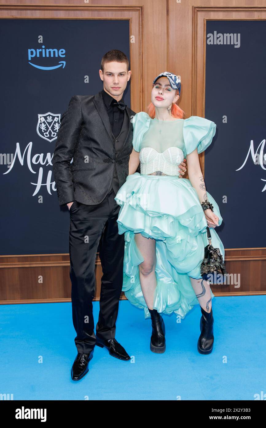 Amazon Prime Premiere - Maxton Hall - Die Welt zwischen uns Armin ...