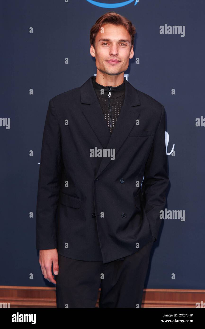 Amazon Prime Premiere - Maxton Hall - Die Welt zwischen uns Arne-Carlos ...