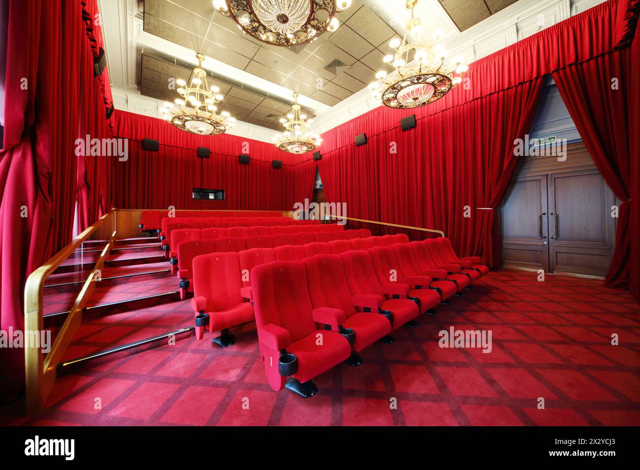 red-curtains-movie-theatre-spotlight-hi-res-stock-photography-and