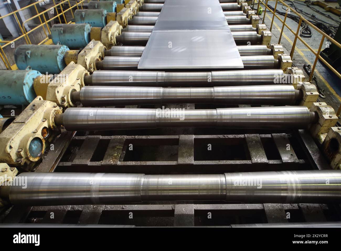 Block aluminum platten pressing machine hi-res stock photography and ...