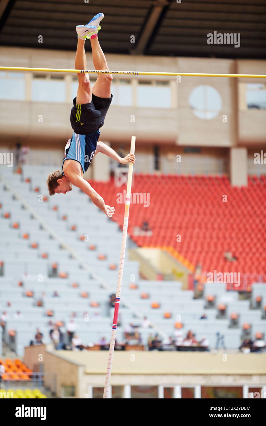 MOSCOW - JUN 11: Pole vaulter at Grand Sports Arena of Luzhniki OC ...