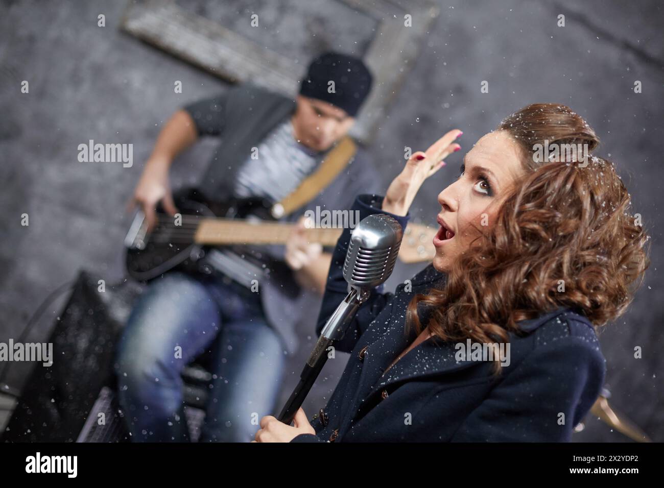 Profile young female vocalist hi-res stock photography and images - Alamy