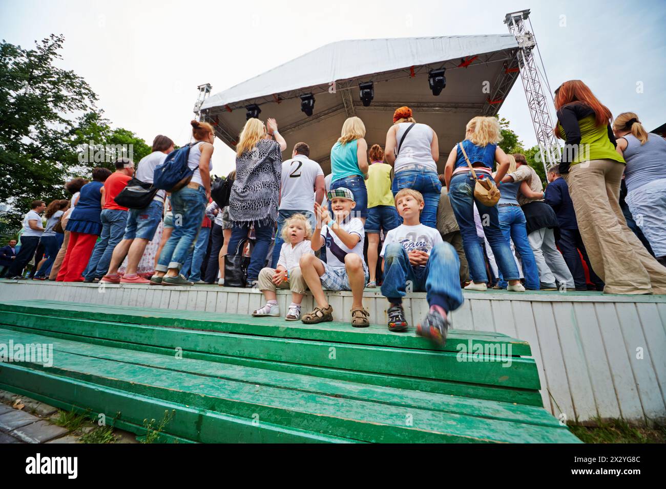 Cheering people summer live concert hi-res stock photography and images ...