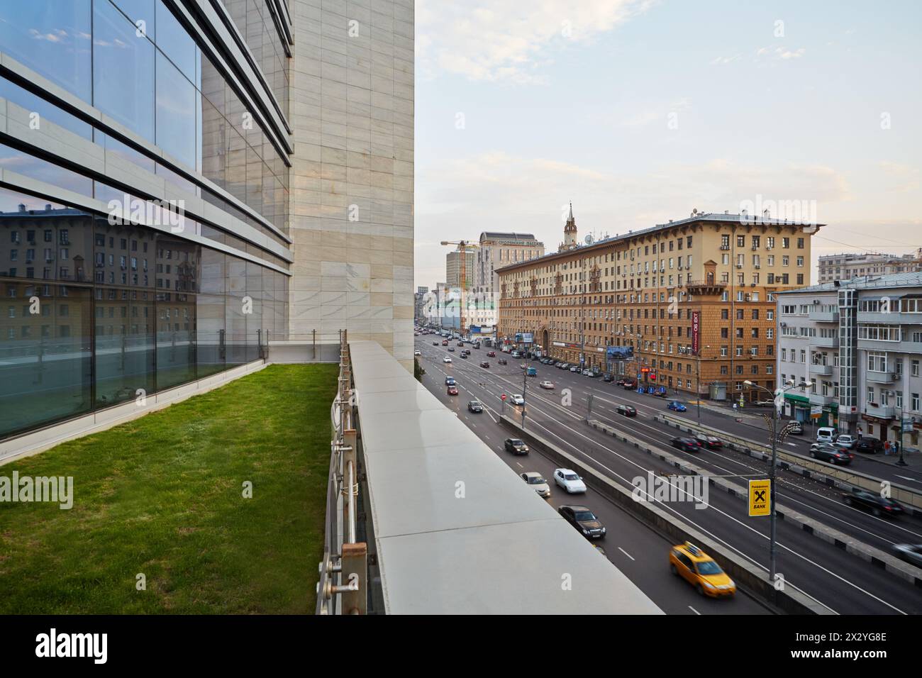 Car traffic intersection shopping plaza hi-res stock photography and ...