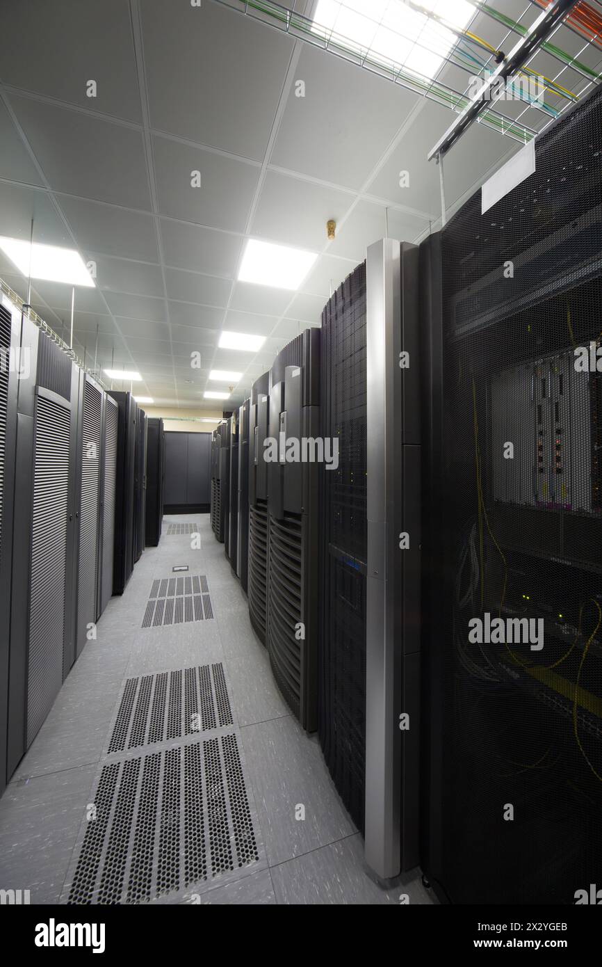 Network server room routers cables hi-res stock photography and images ...