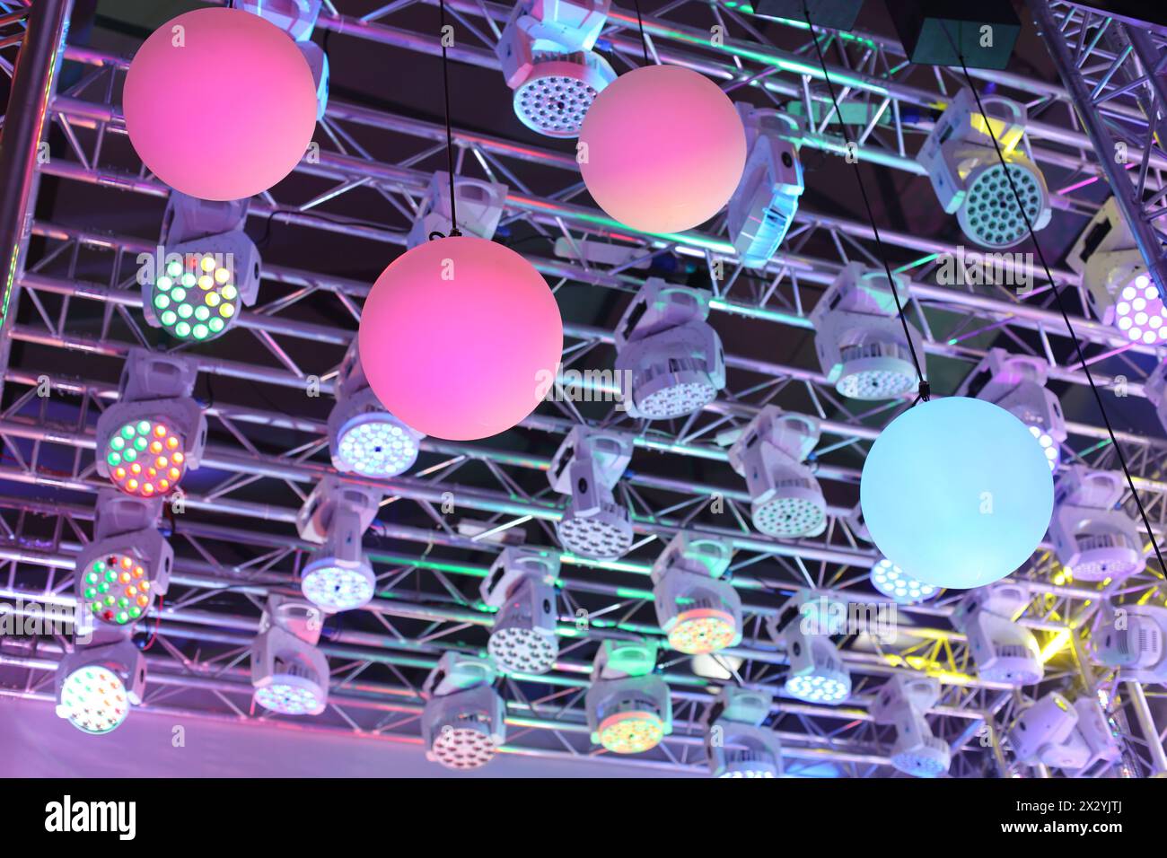 Exhibition lighting hi-res stock photography and images - Alamy