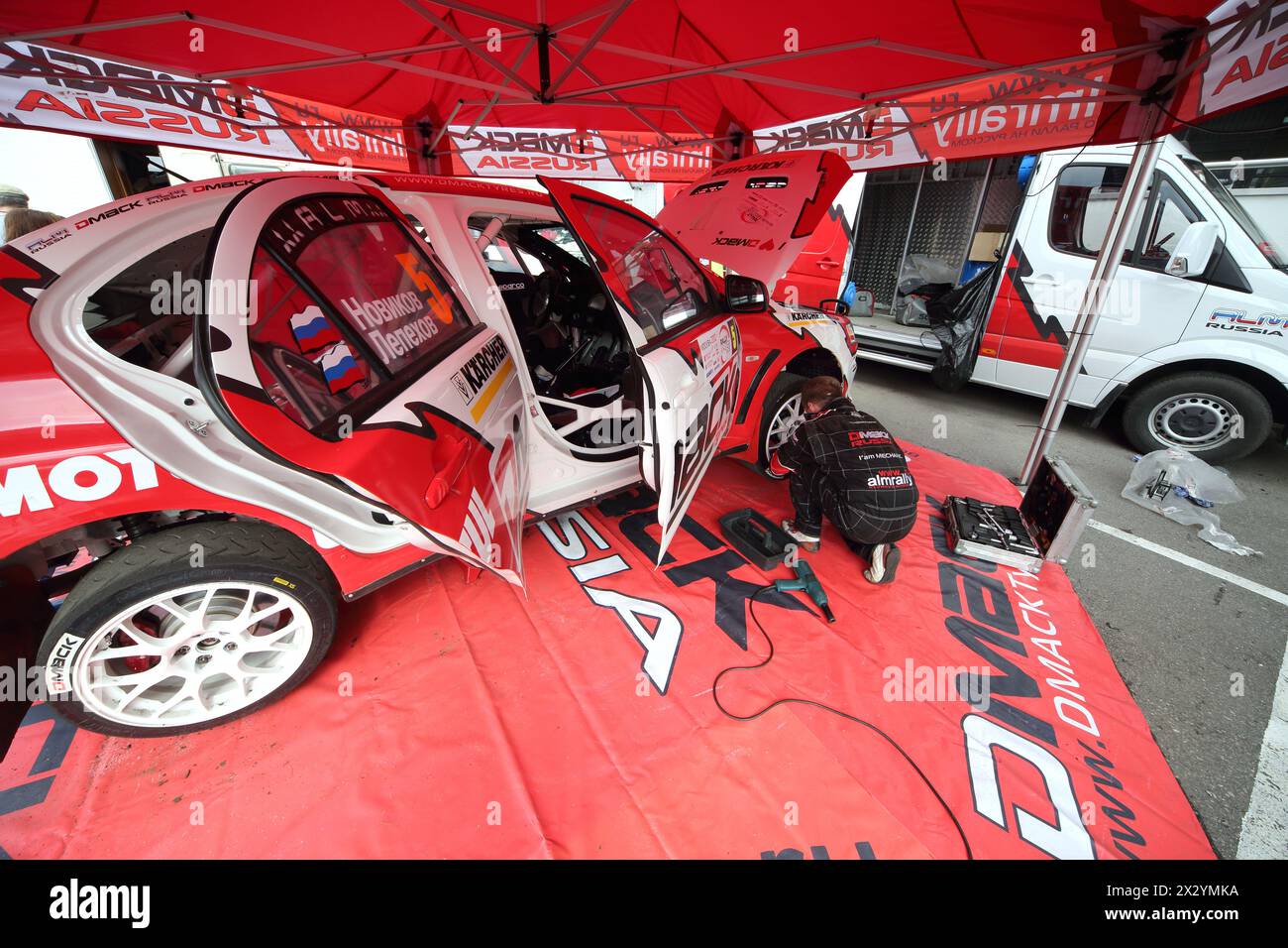 MOSCOW - APR 21: Automobile mechanic do diagnostics wheels in car of ...