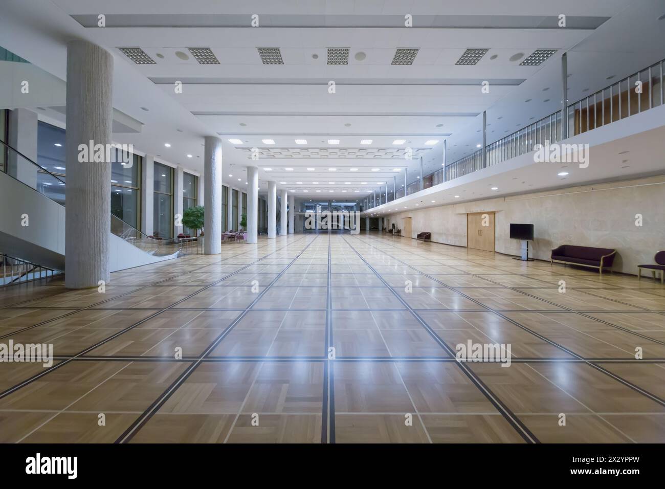 Parquet floor palace hi-res stock photography and images - Alamy