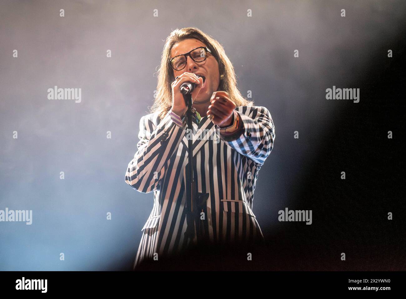 Italian singer Music Concert - Il Solito Dandy Il Solito Dandy Fabrizio ...