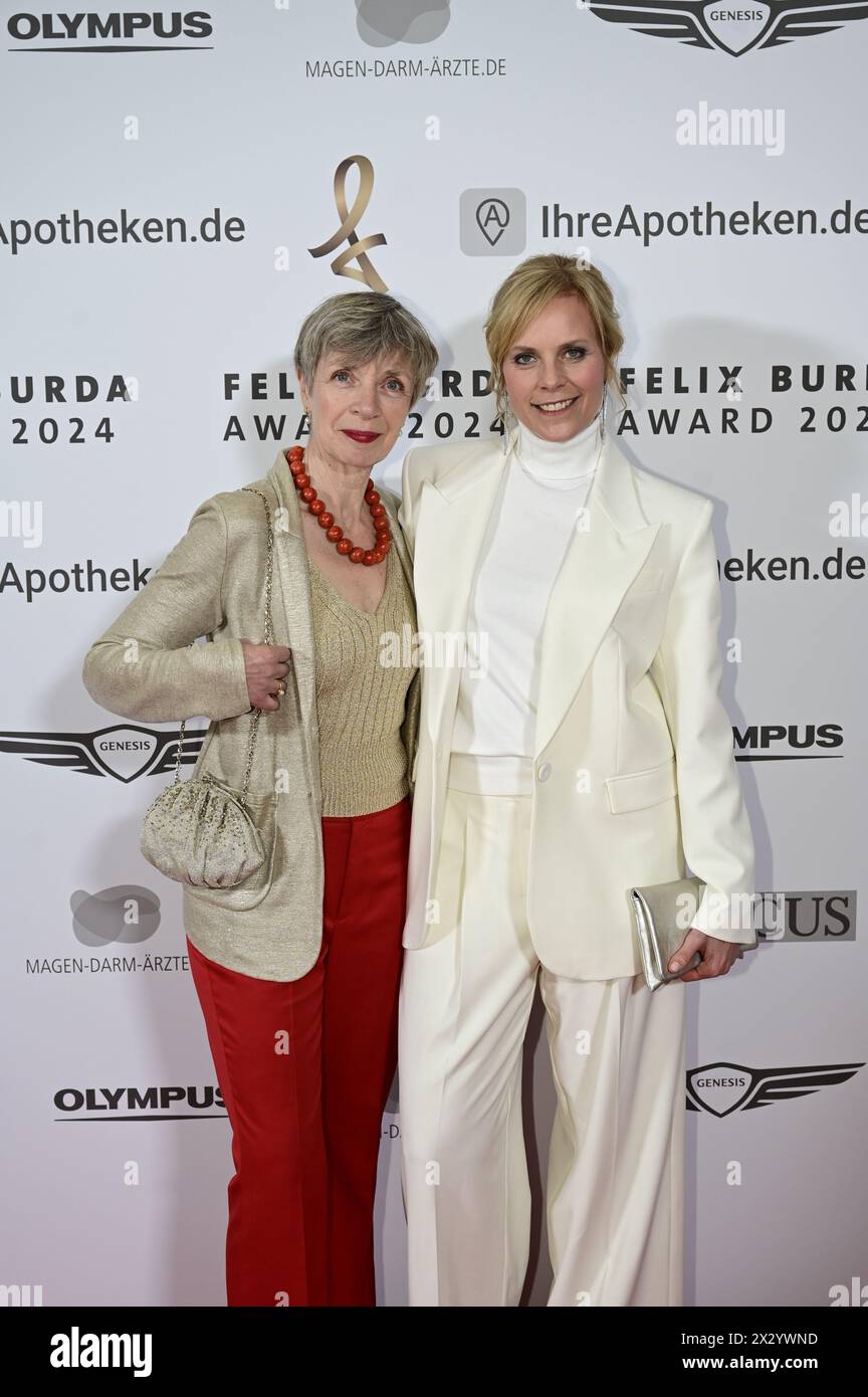 Anna Stieblich und Melanie Marschke bei der Verleihung des Felix Burda ...