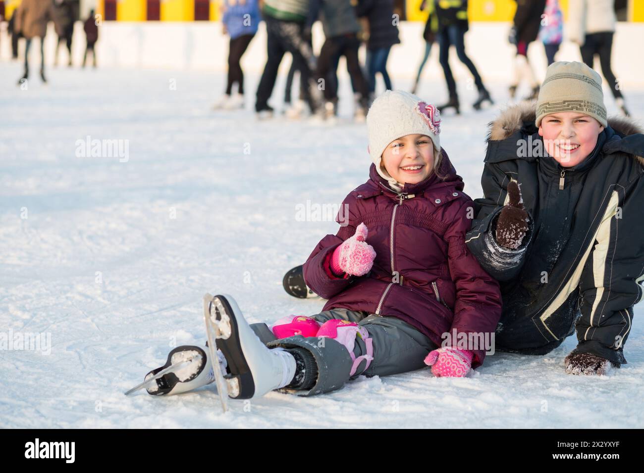 Brother sister thumbs up hi-res stock photography and images - Alamy