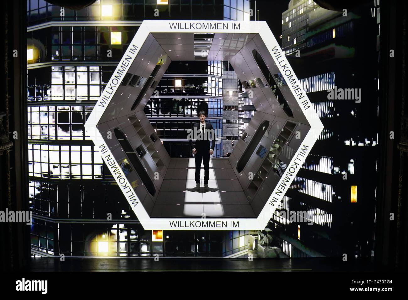 Maximilian Diehle während der Fotoprobe für das Stück RCE ...