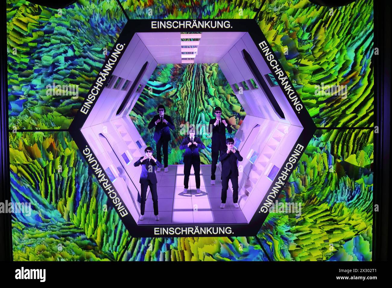 Pauline Knof sowie im Uhrzeigersinn Maximilian Diehle, Paul Zichner ...